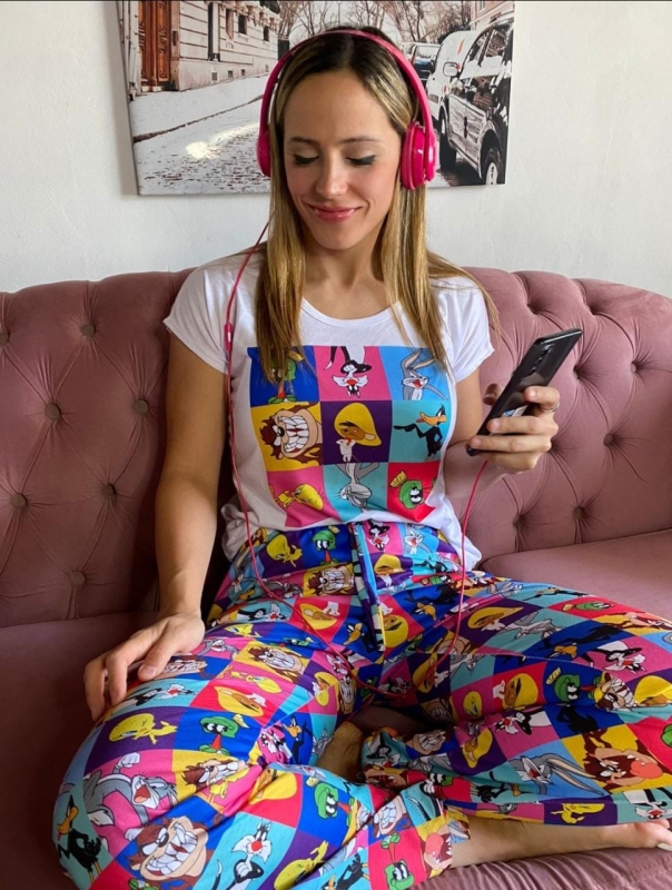 LOONEY TUNES- PIJAMAS LARGOS MANGAS CORTAS – Obsidiana Makeup | Maquillaje Original
